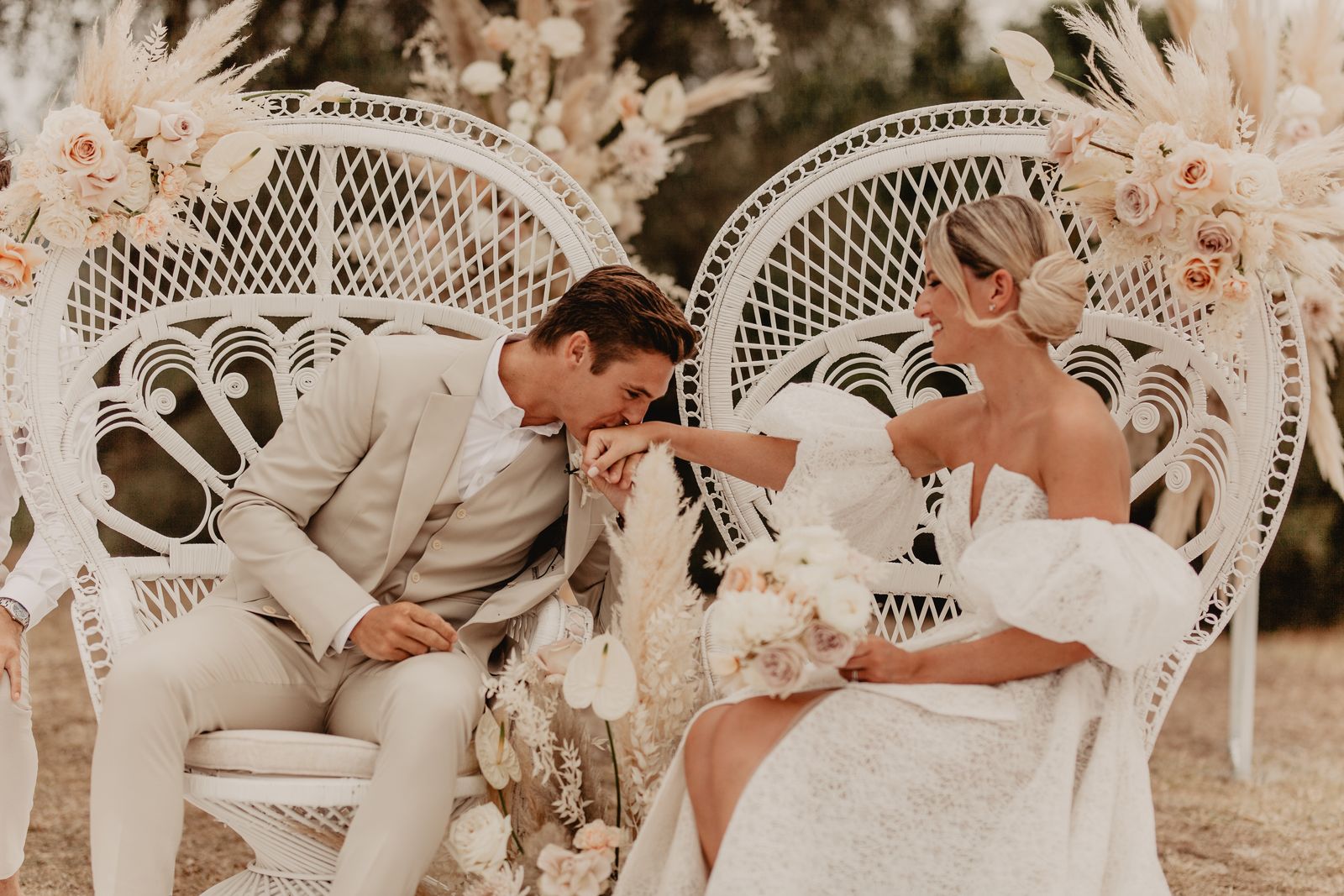 Claire & Hubert : Un mariage en Provence au milieu des oliviers - Albe ...