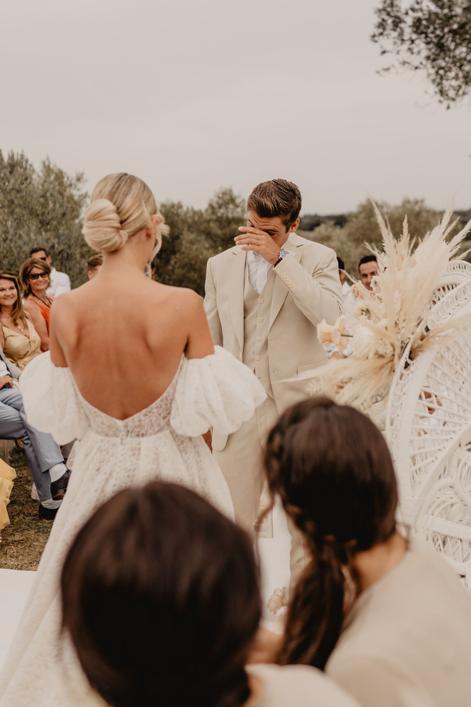 Claire & Hubert : Un mariage en Provence au milieu des oliviers - Albe ...