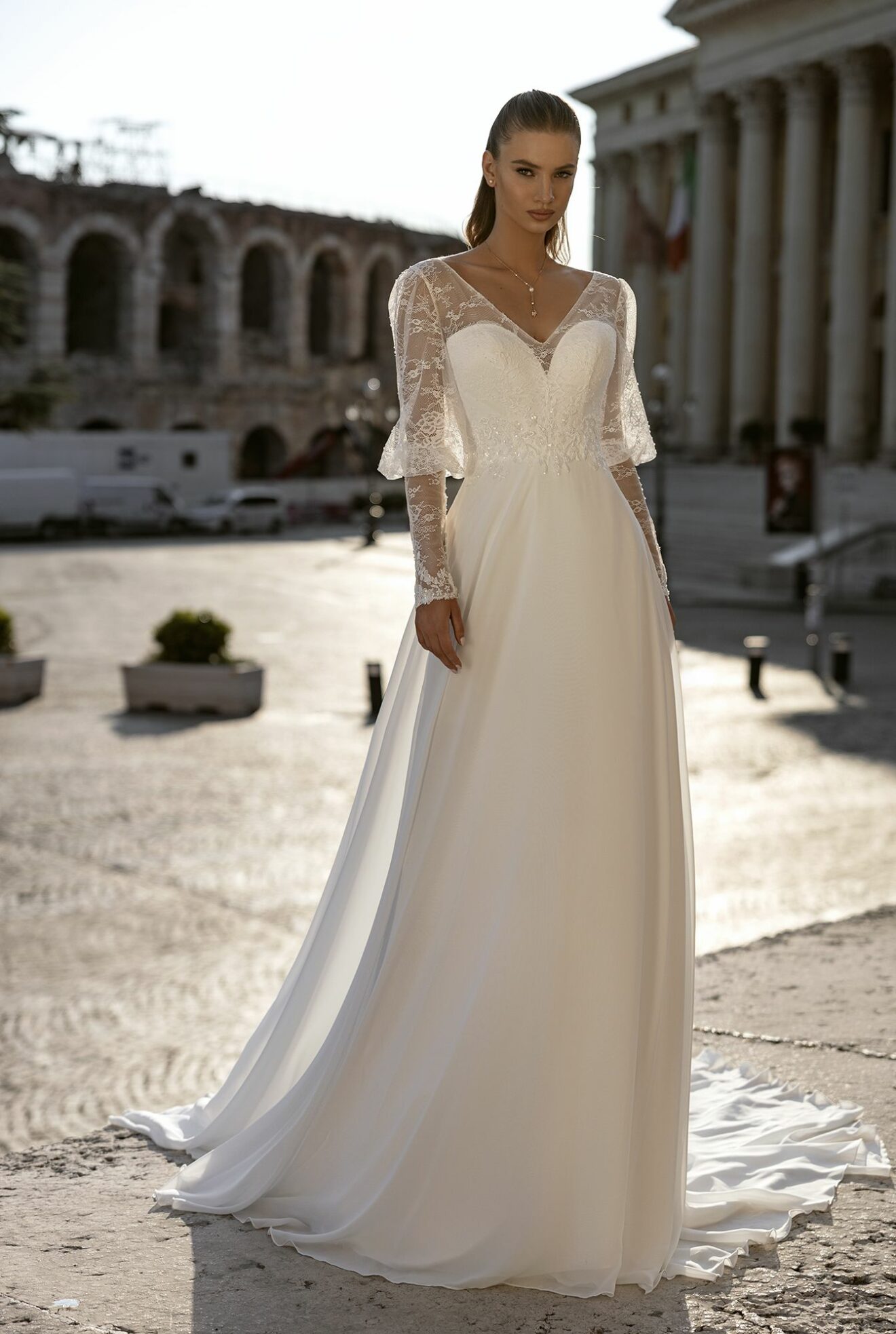 Bella : Collection 2024 - Robes de mariée - ALBE Editions