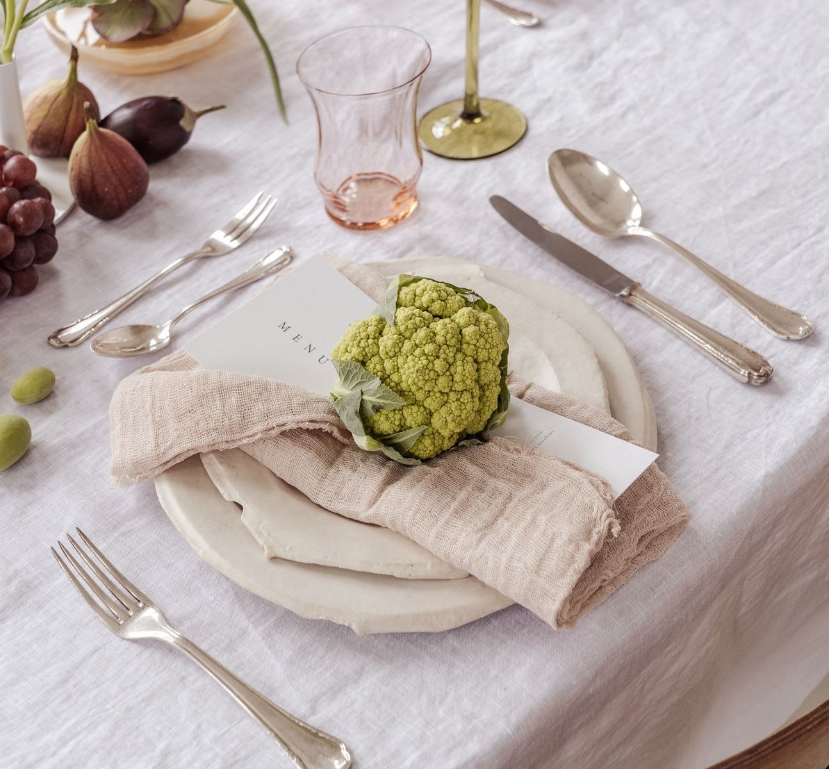 Tendance 2025 : La décoration de table avec des légumes - ALBE Editions