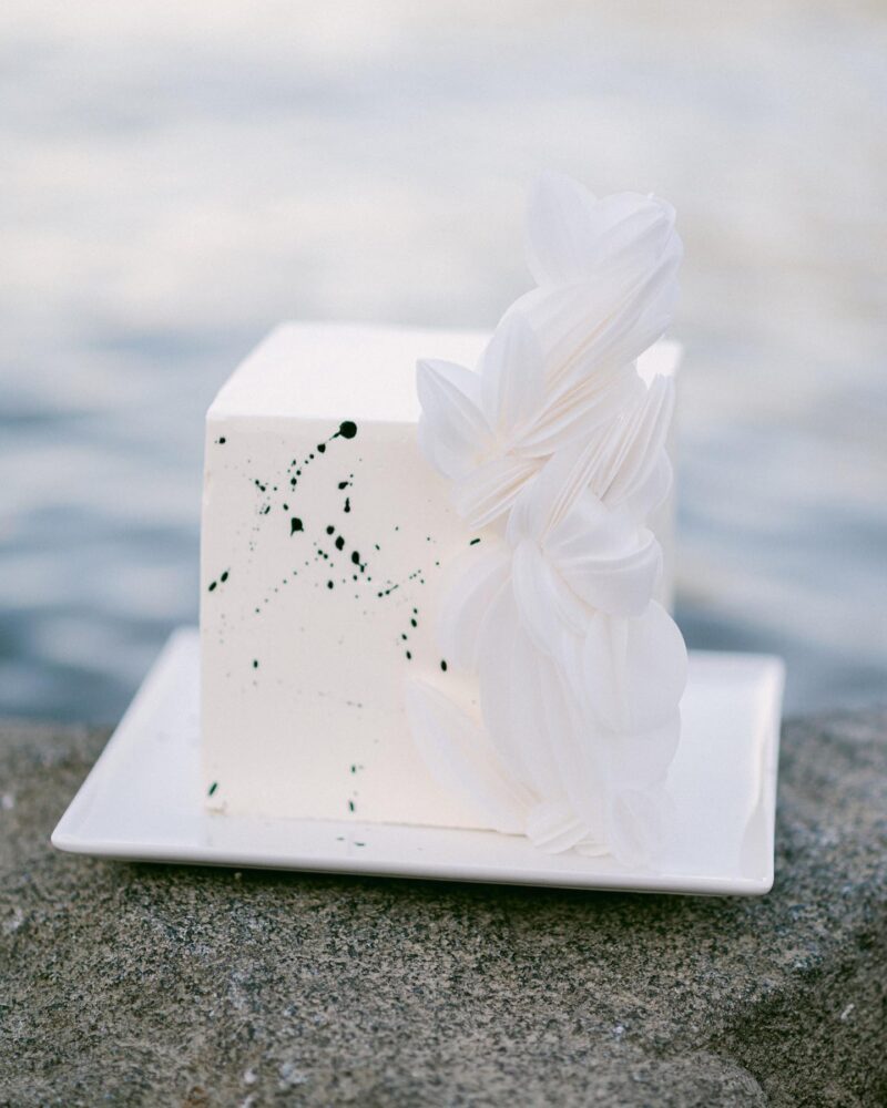 Tendance 2026 : Le Wafer Paper Wedding Cake - ALBE Editions